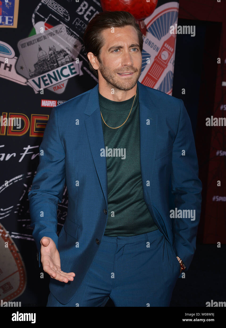 Jake gyllenhaal spider man hi-res stock photography and images - Alamy
