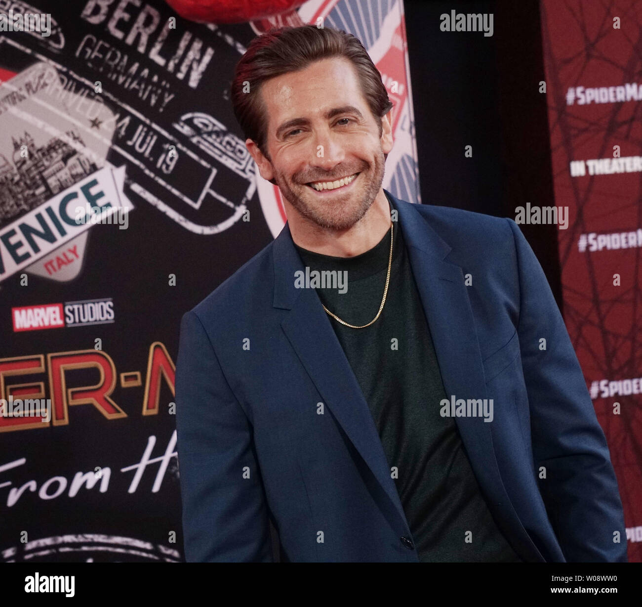 Jake gyllenhaal spider man hi-res stock photography and images - Alamy