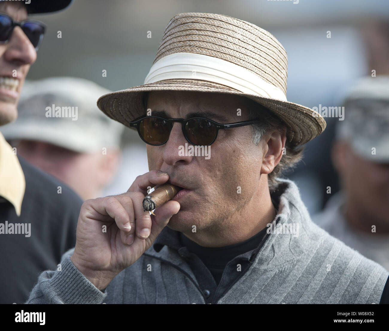 Celebrity cigar hi-res stock photography and images - Alamy