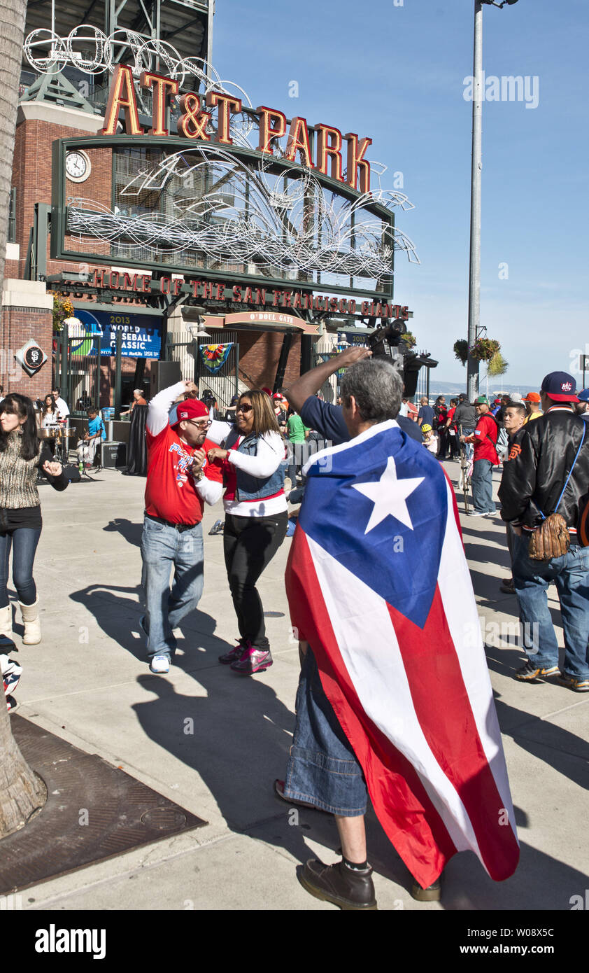 Japan puerto rico flag hi-res stock photography and images - Alamy