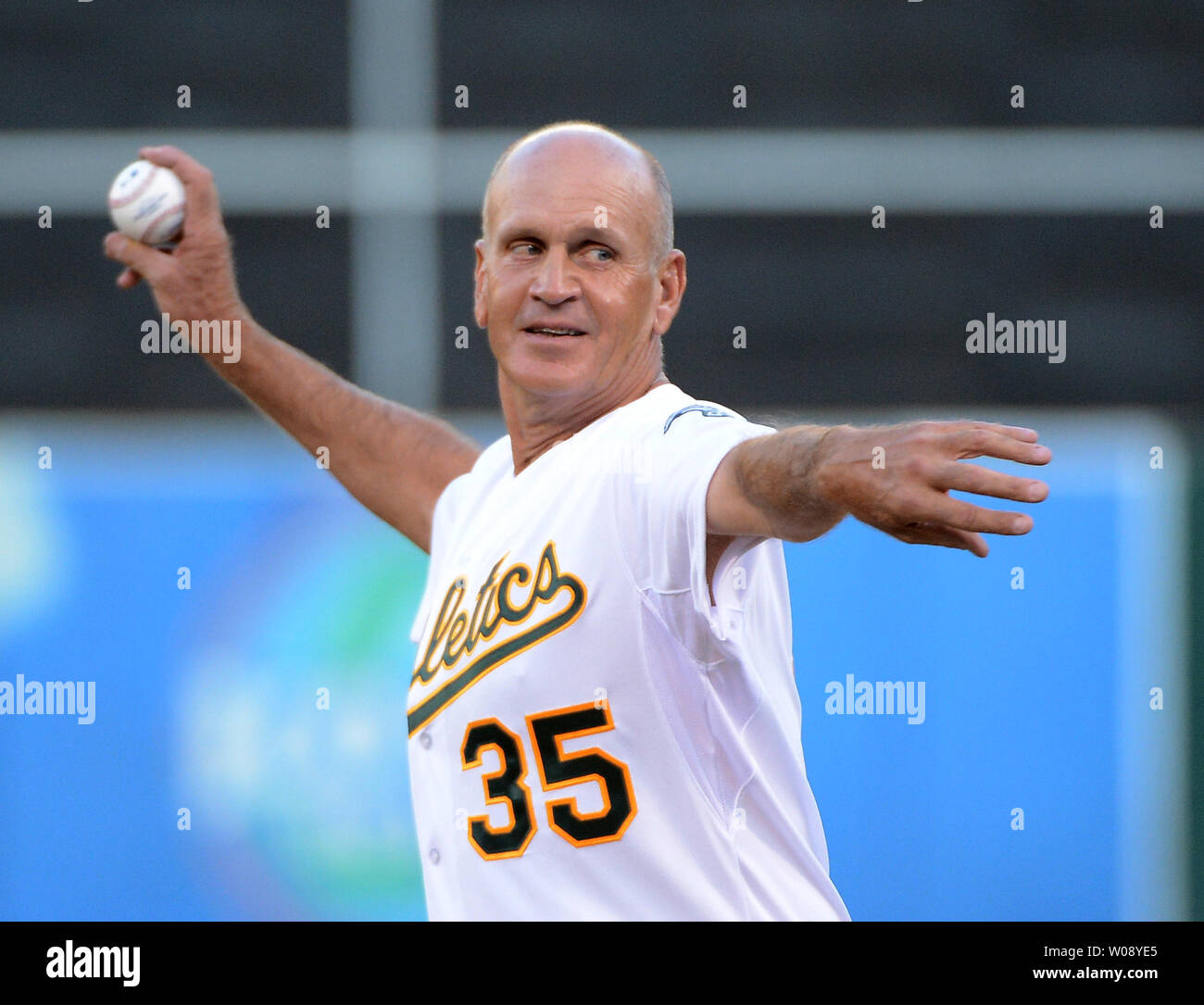 Oakland A's 1989 World Series pitcher Bob Welch throws out the ...