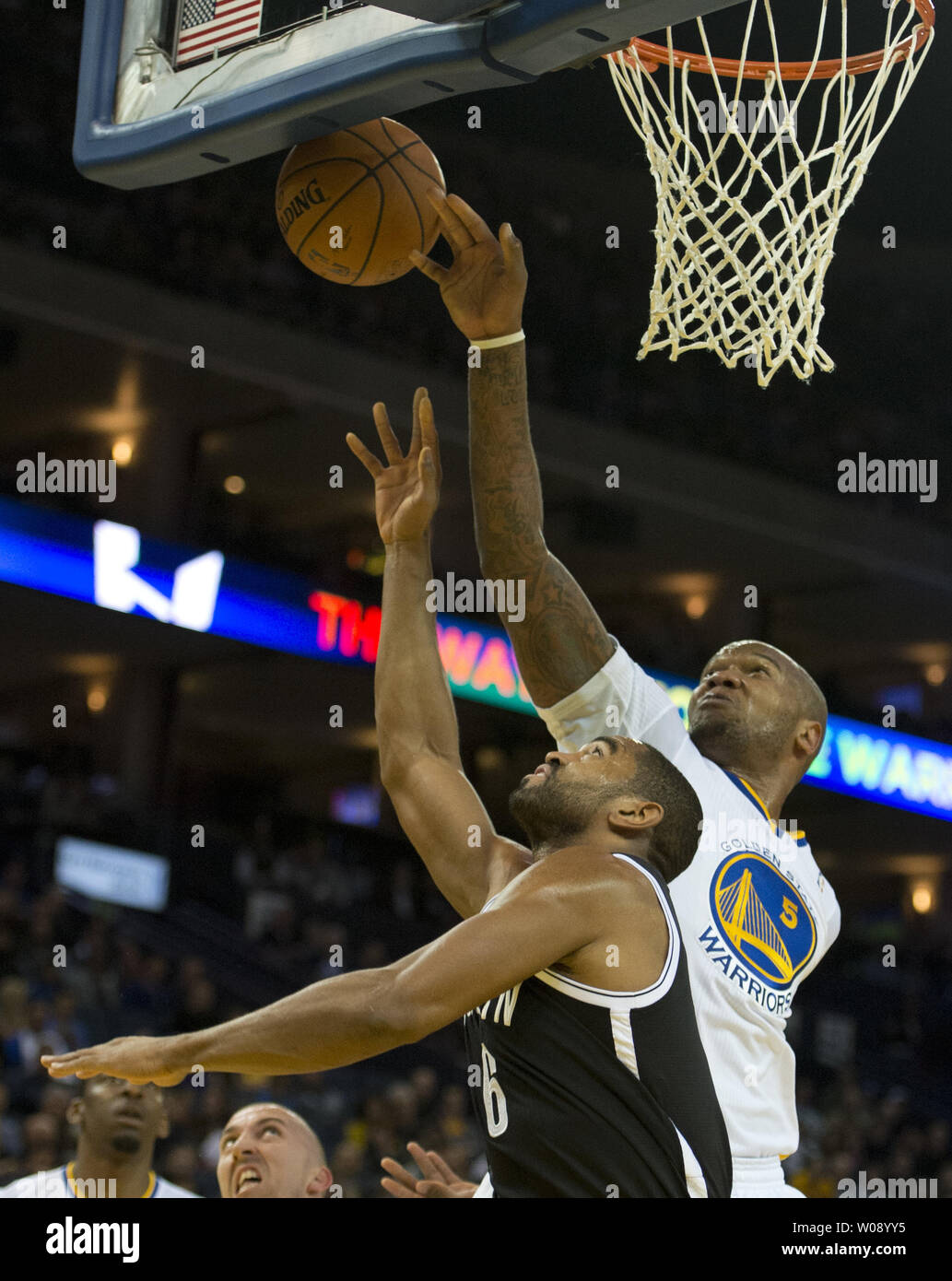 Brooklyn Nets Alan Anderson (6) goes against Golden State Warriors ...