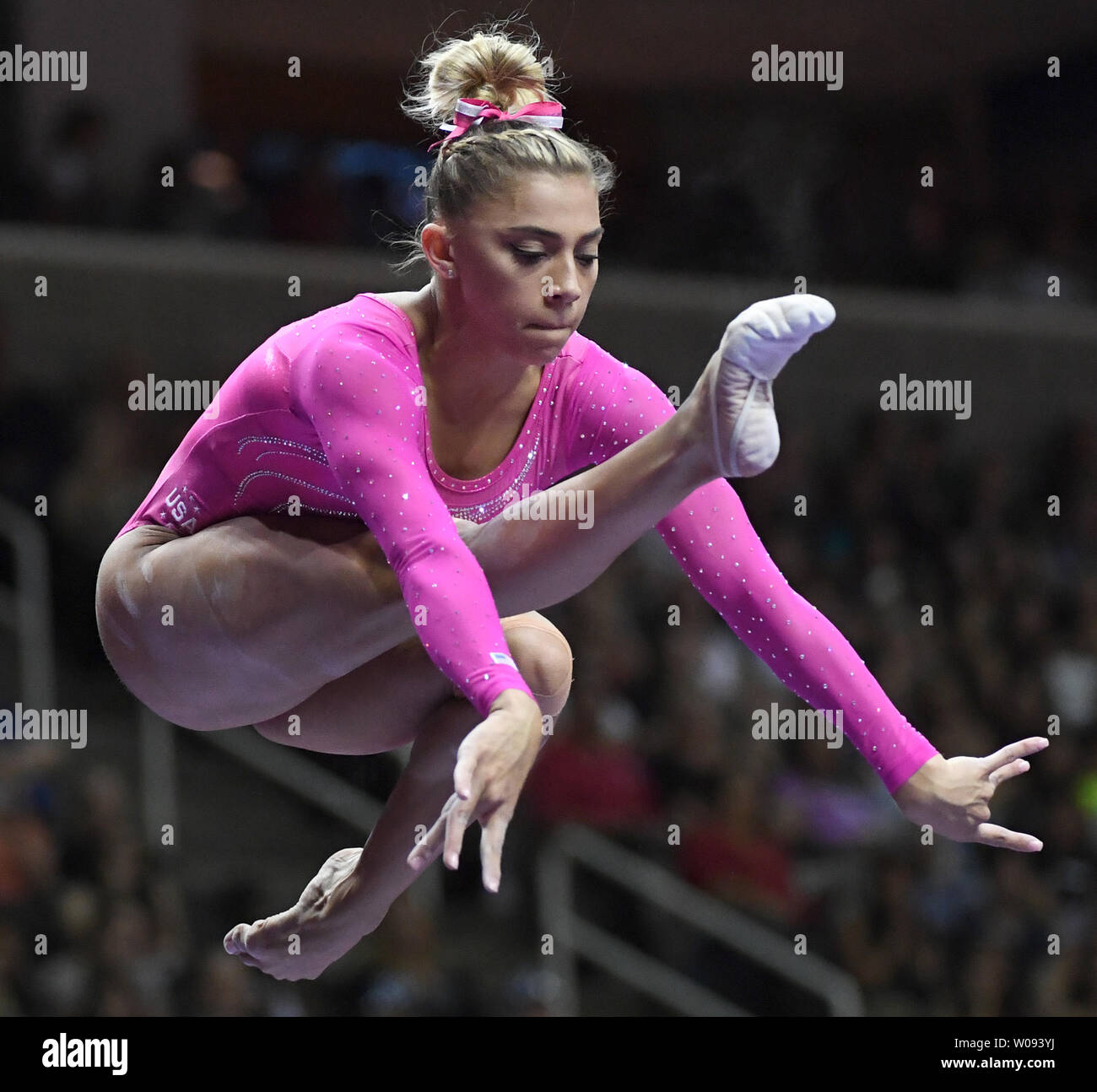 2016 olympic trials gymnastics hi-res stock photography and images - Alamy