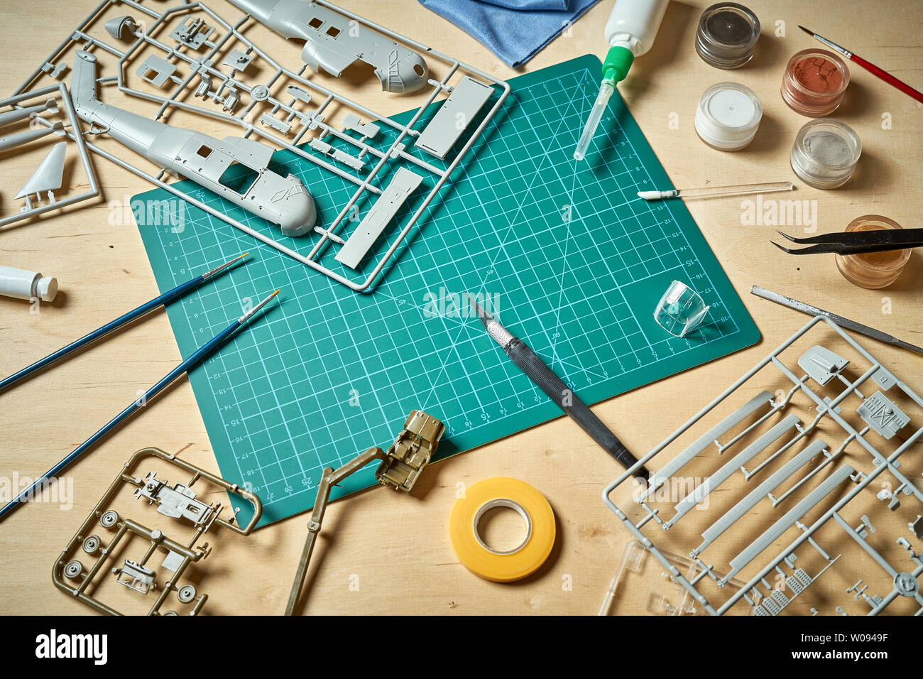 Paint vintage airplane toy hi-res stock photography and images - Alamy