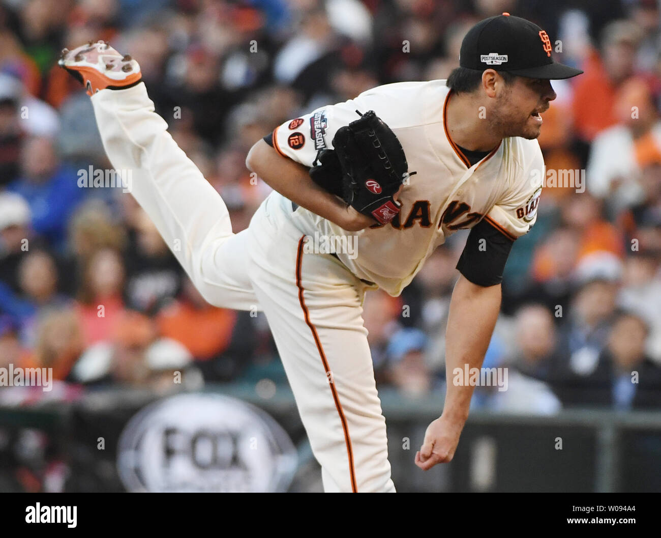 San Francisco Giants starting pitcher Matt Moore throws a pitch in the ...