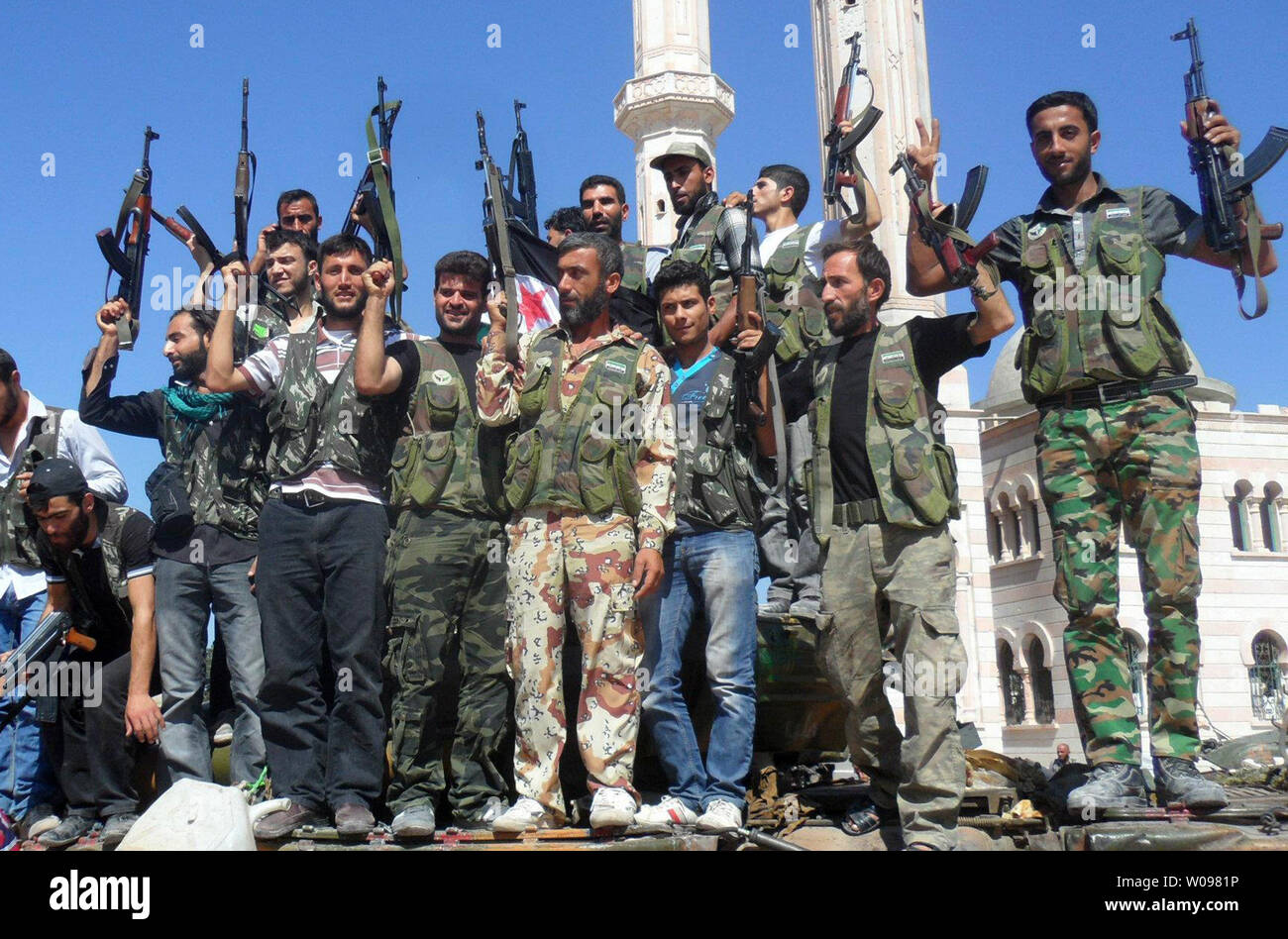 Free syrian army members tank hi-res stock photography and images - Alamy