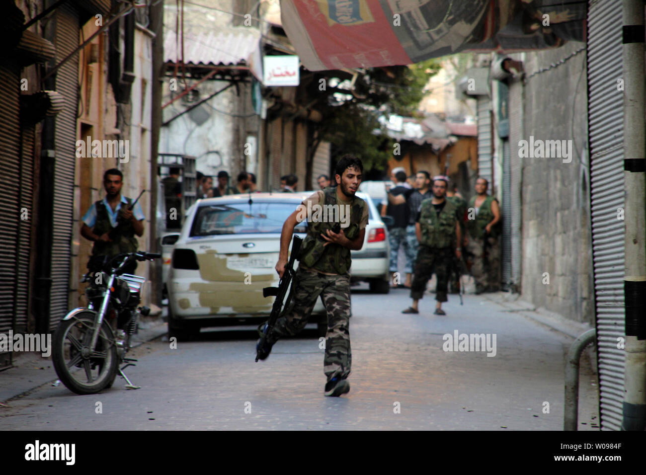 Army run hi-res stock photography and images - Alamy