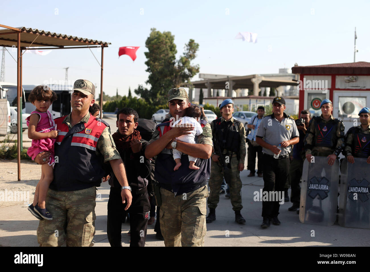 Fleeing turkish families hi-res stock photography and images - Alamy