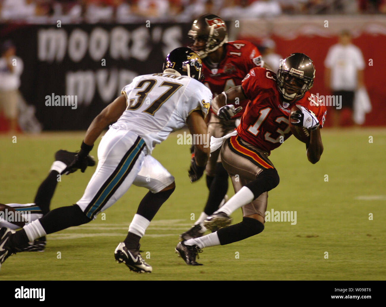 Tampa Bay Buccaneers' wide receiver DeAndrew Rubin (13) carries the ...