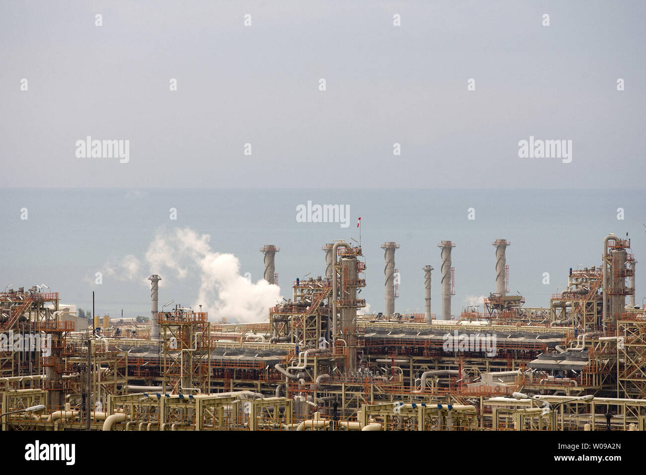Qatar iran gas field hi-res stock photography and images - Alamy