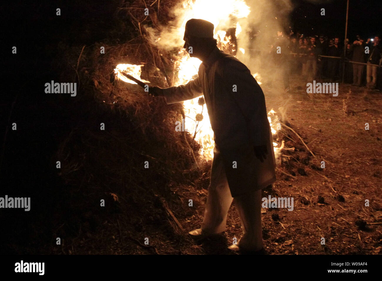 Zoroastrian priest hi-res stock photography and images - Alamy