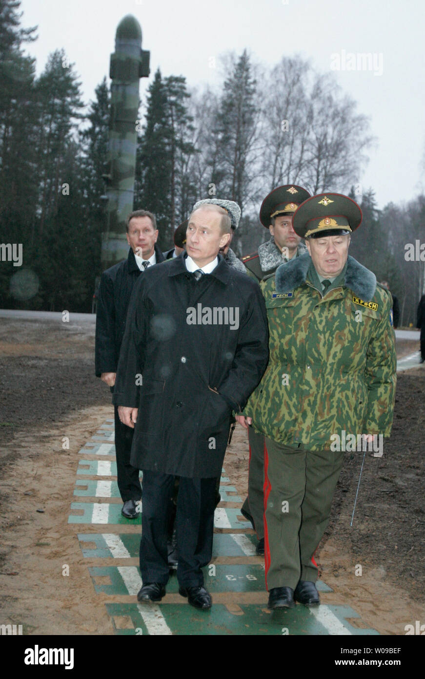 Intercontinental ballistic missiles hi-res stock photography and images ...