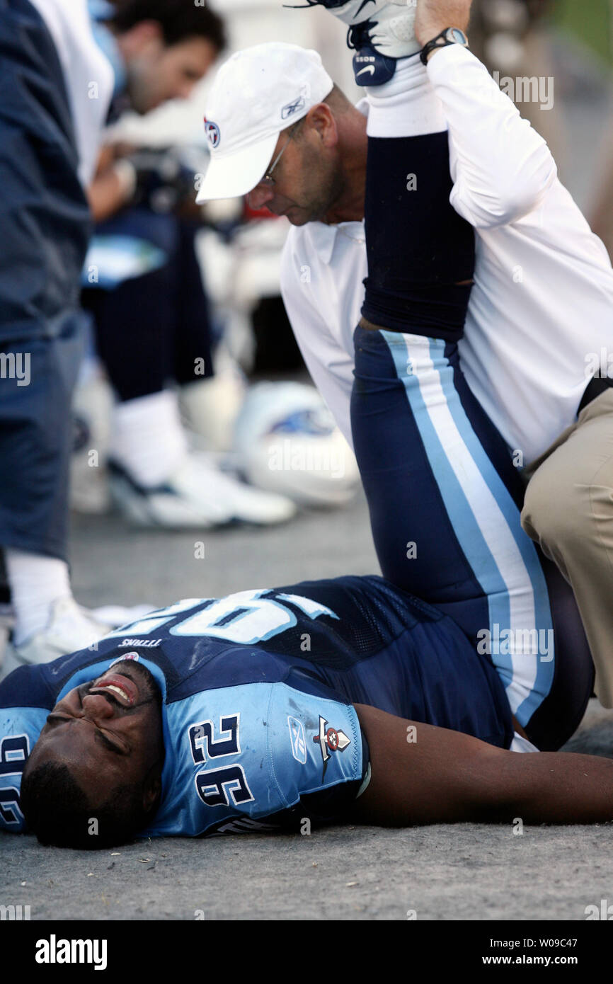 Tennessee Titans defensive tackle Albert Haynesworth (92) grimaces ...