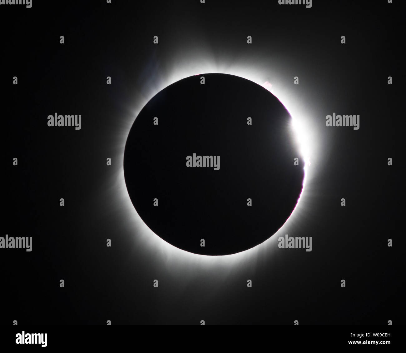 The moon blocks the sun creating a Total Solar Eclipse over Smith Rock ...