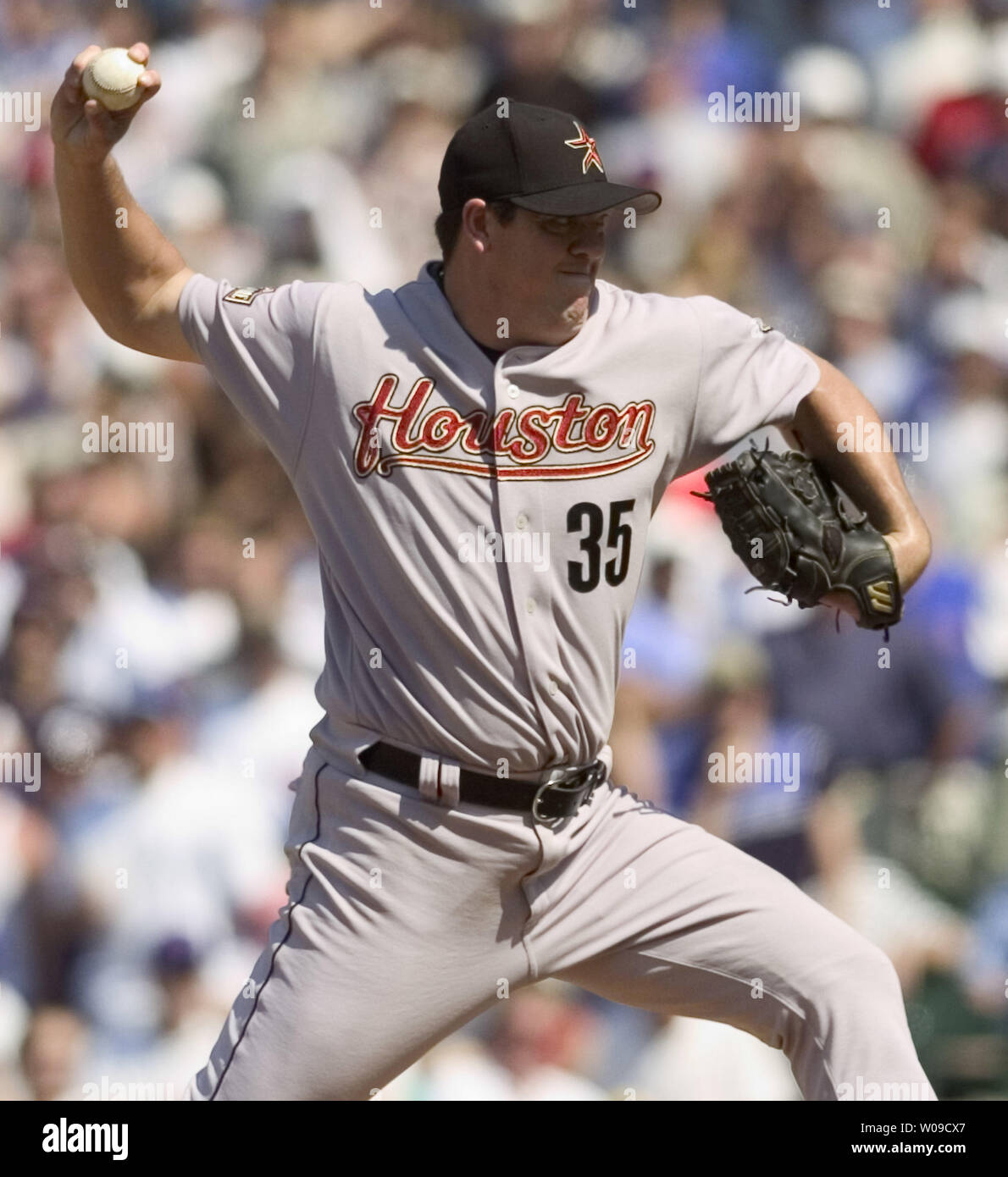 Houston Astros relief pitcher David Weathers throws against the Chicago ...