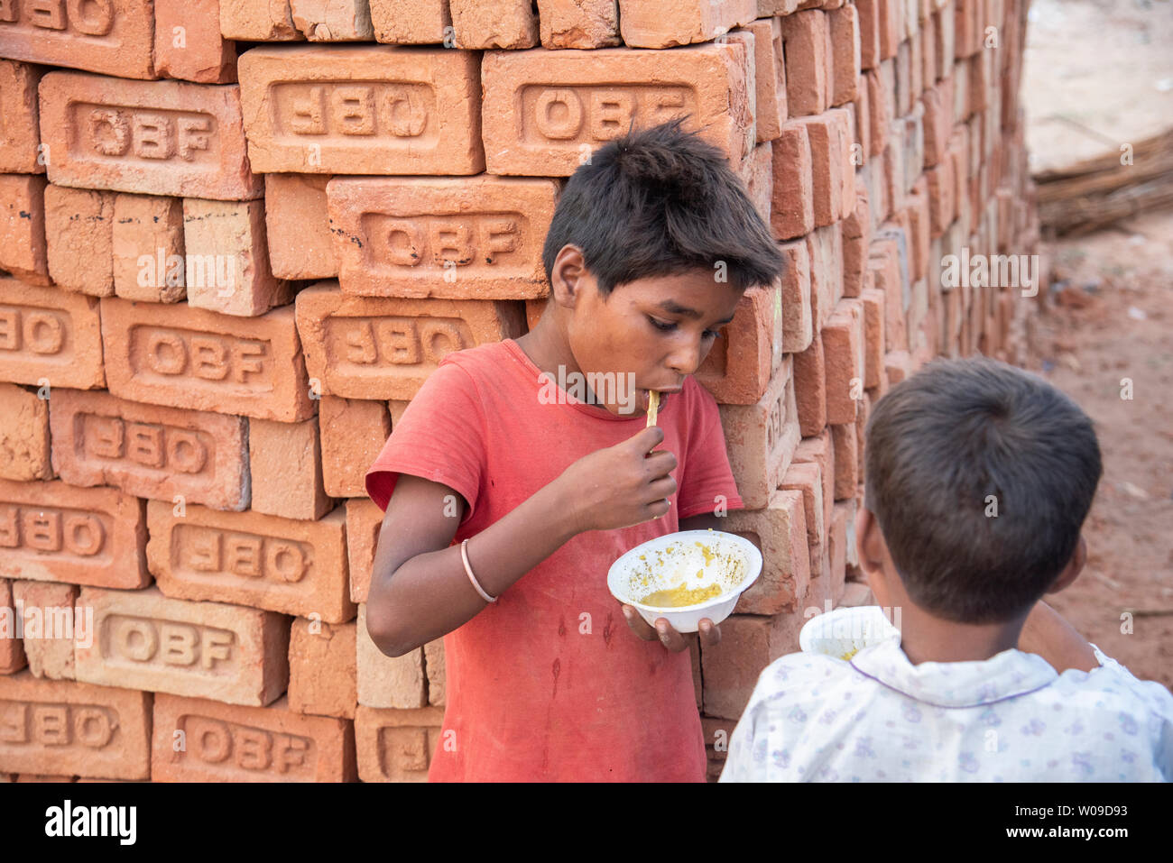 Indian poor children hi-res stock photography and images - Alamy