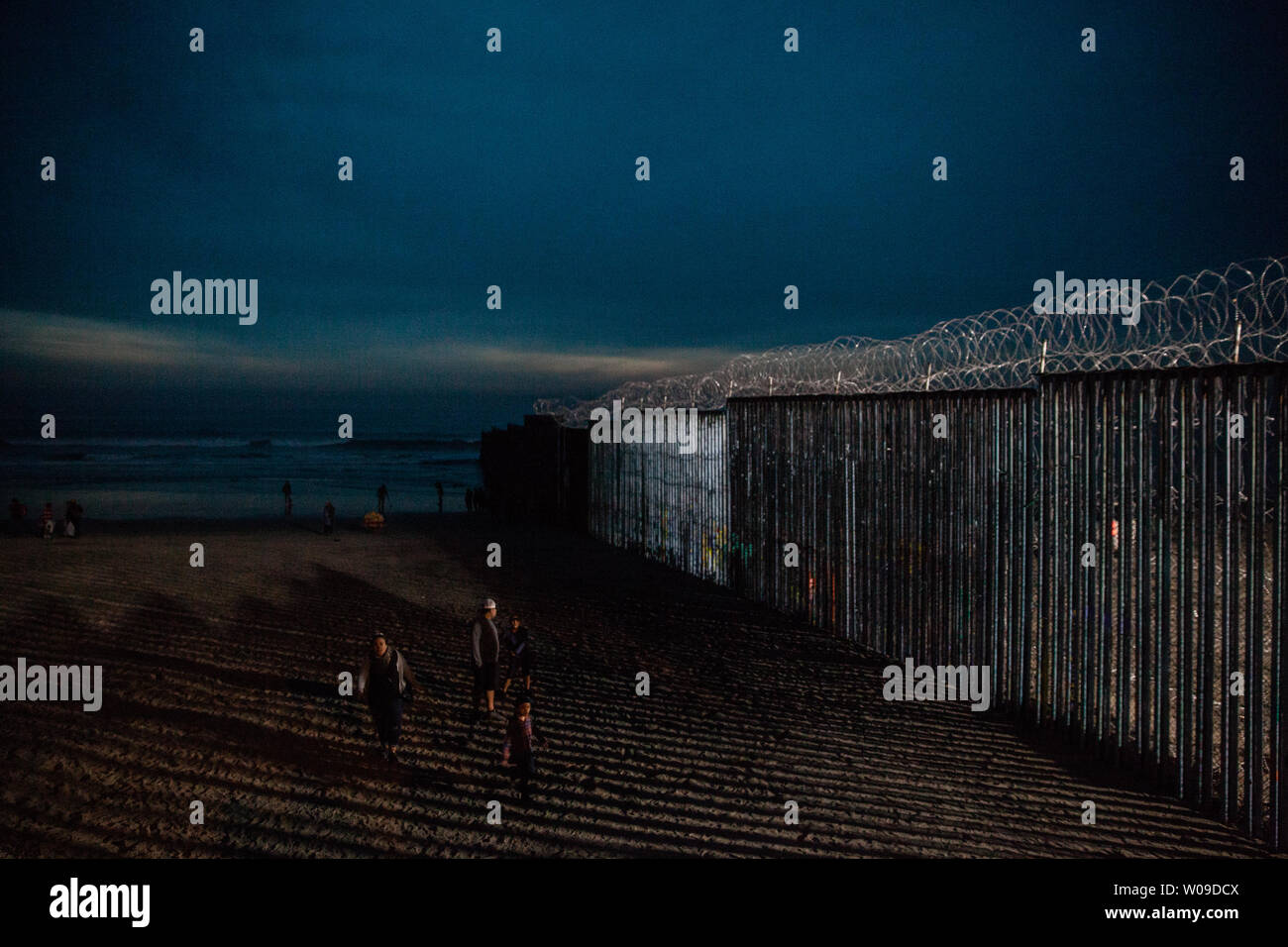 Cross border tijuana hi-res stock photography and images - Alamy