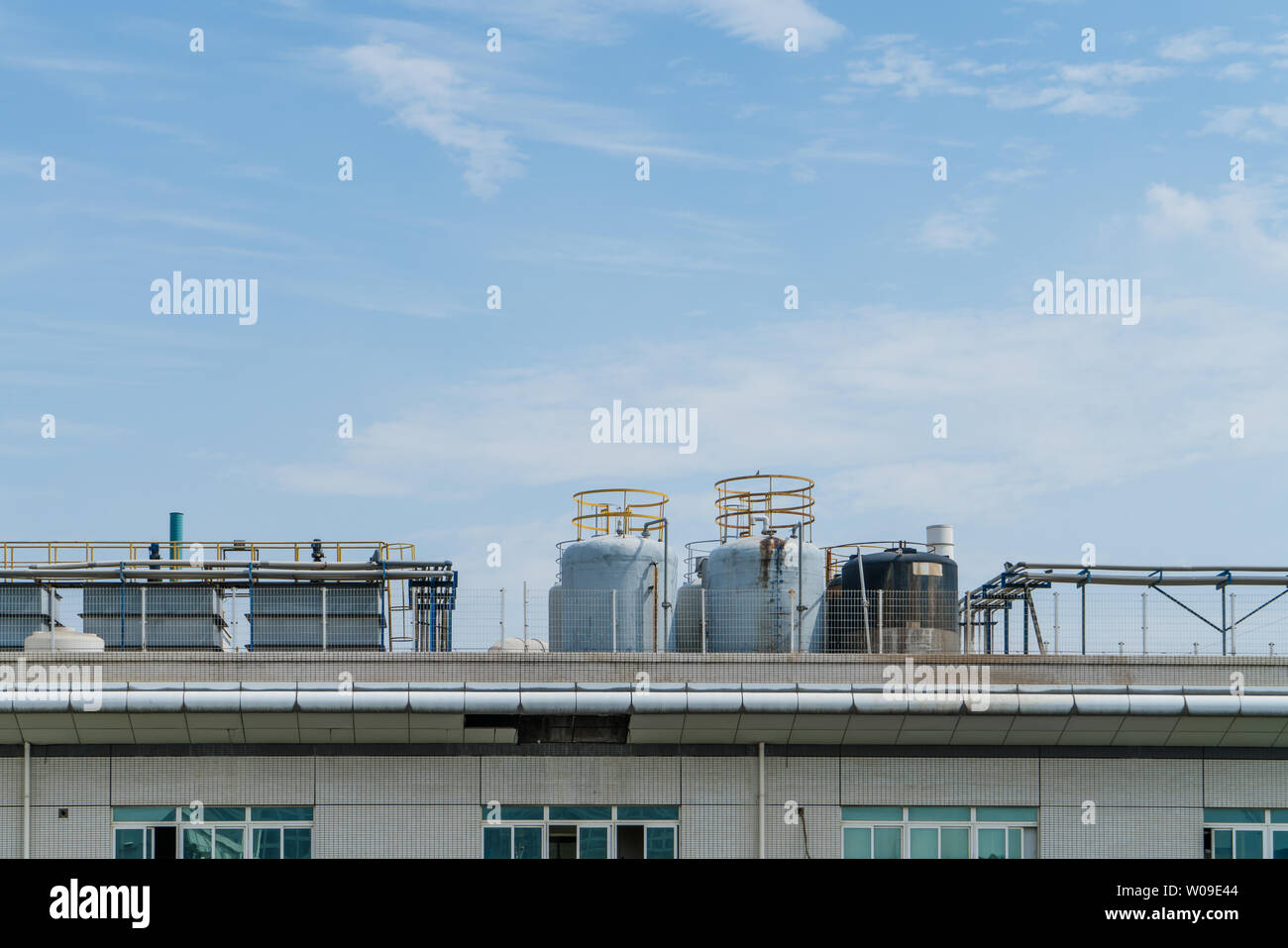 Heavy duty large scale design system hi-res stock photography and ...