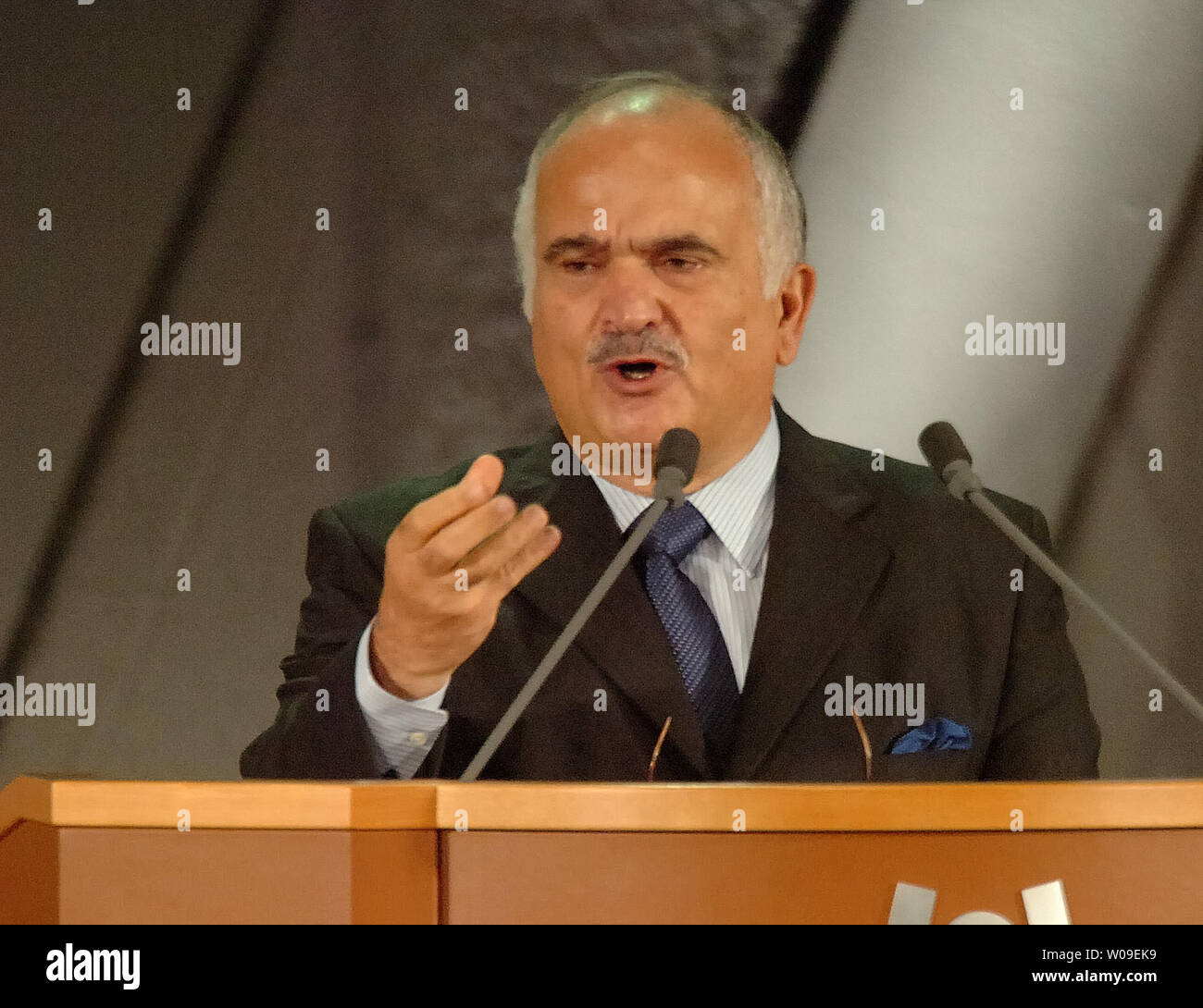 Prince el hassan of jordan hi-res stock photography and images - Alamy