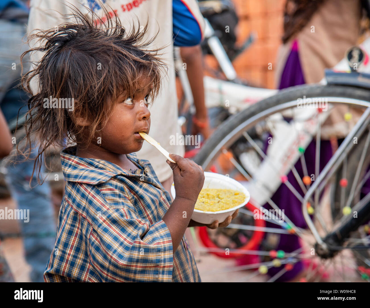Starving children india hi-res stock photography and images - Alamy