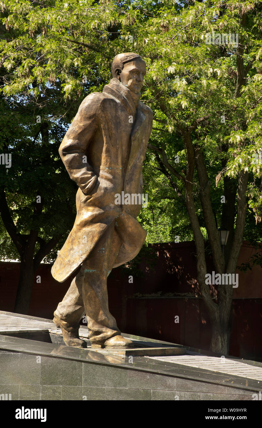 Monument to Andrei Platonov in Voronezh. Russia Stock Photo - Alamy