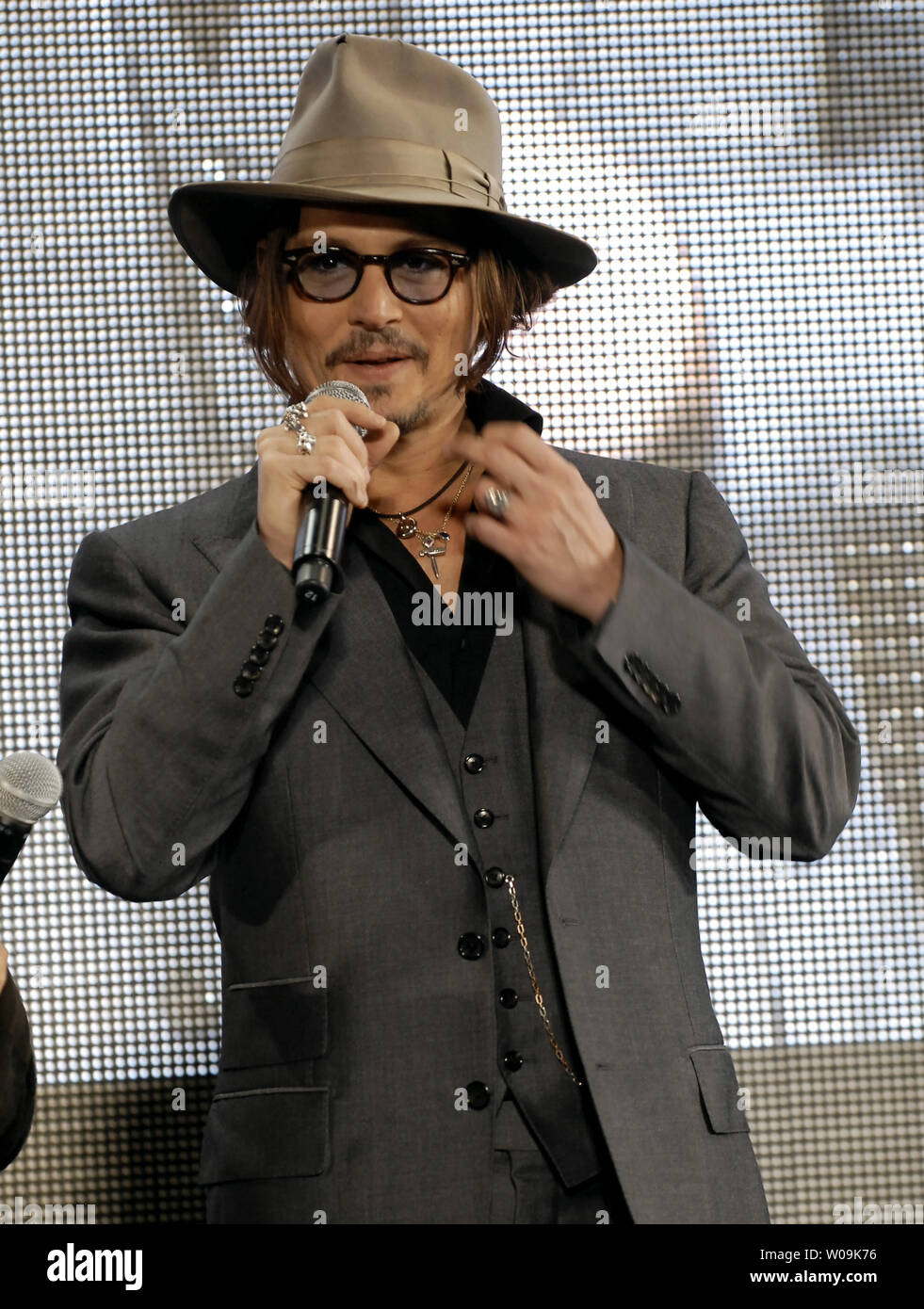 Japan depp hi-res stock photography and images - Alamy