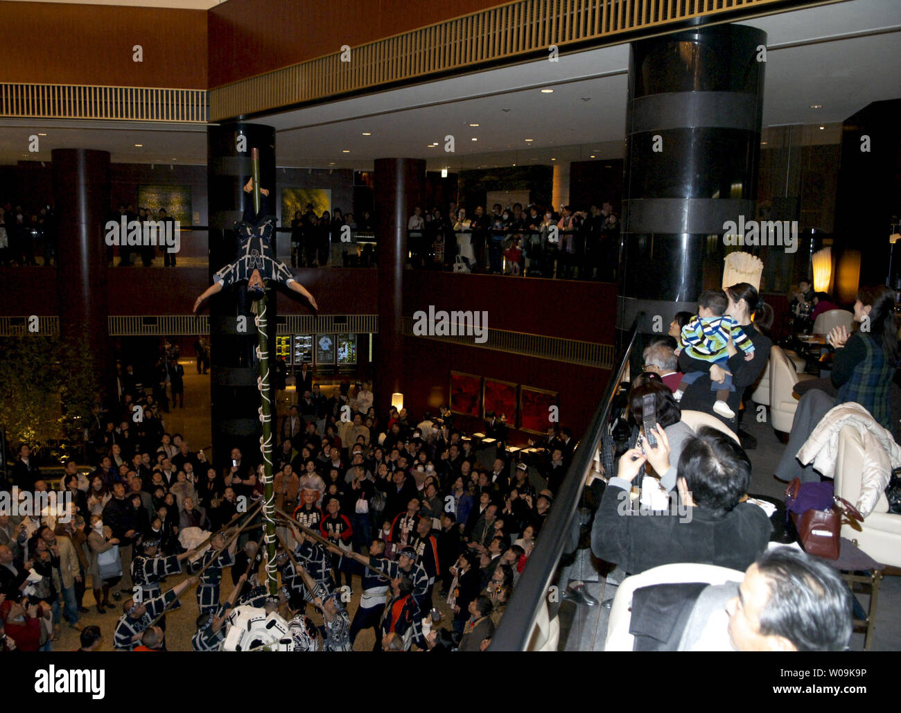 Traditional japanese firefighters hi-res stock photography and images ...
