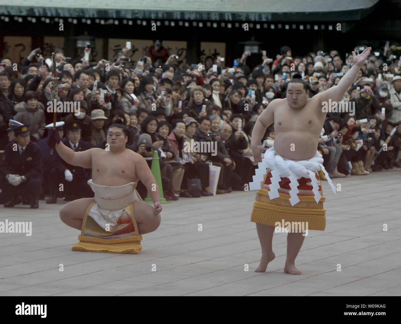 Mongolian grand sumo champion Yokozuna Asashoryu performs the "ring ...