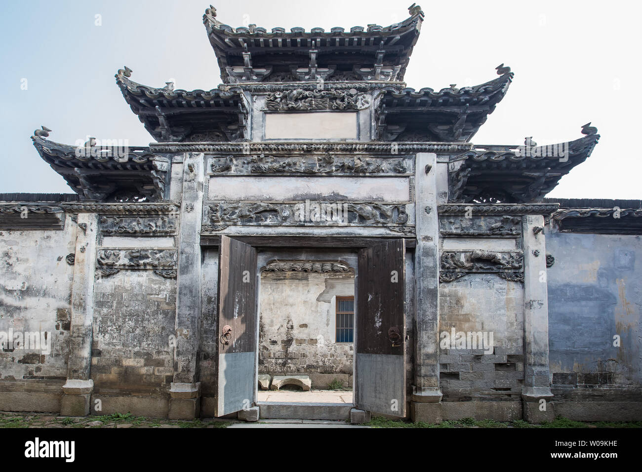 Hui building door building Stock Photo - Alamy