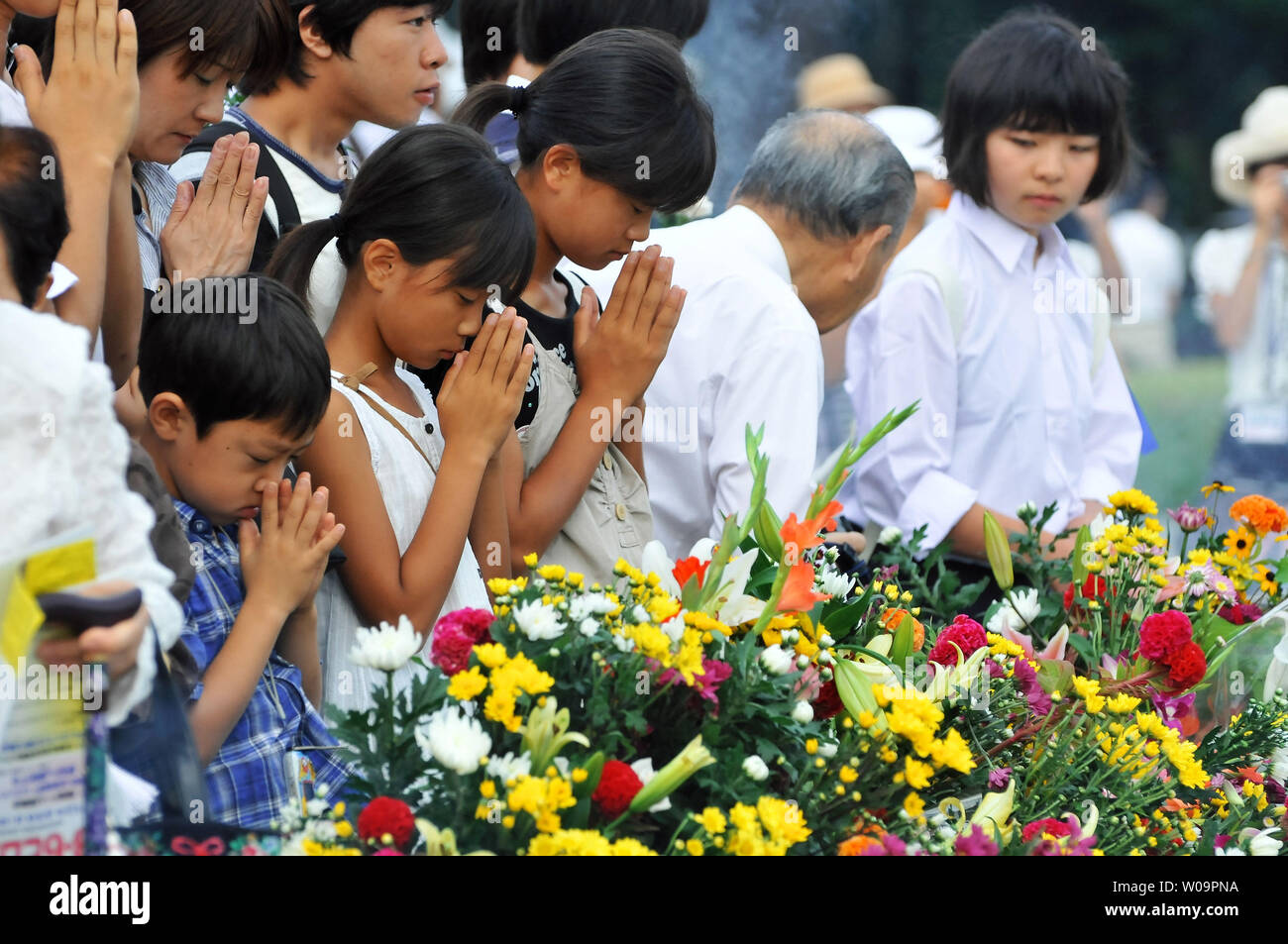 Hiroshima bomb children hi-res stock photography and images - Alamy