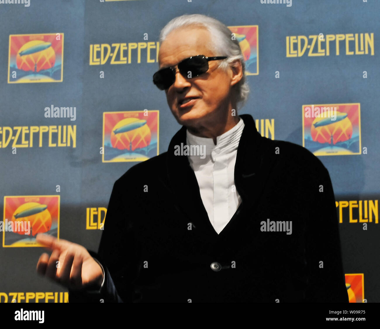 Jimmy Page attends a stage greeting for the film "Led Zeppelin ...