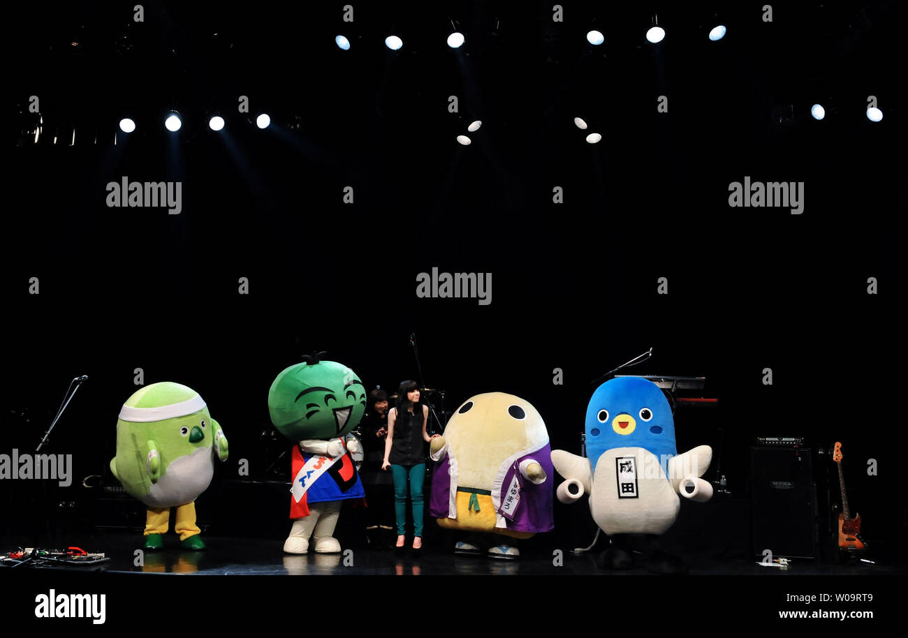 (L-R)Oita prefectiure official mascot "Mejiron", Tokushima prefectiure ...