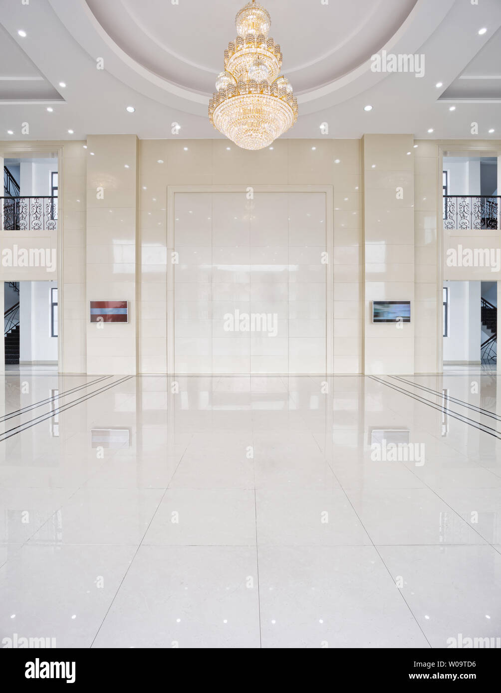 Hall of modern building Stock Photo - Alamy