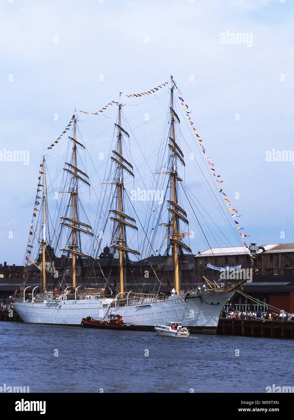 4 masted hi-res stock photography and images - Alamy