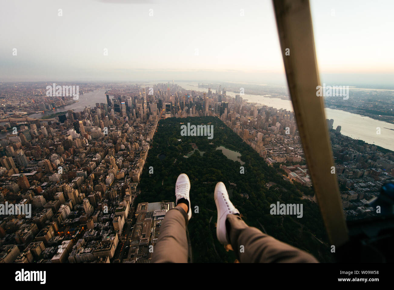 New york helicopter feet hi-res stock photography and images - Alamy