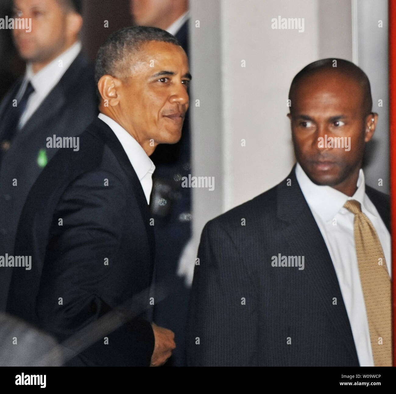 U.S. President Barack Obama arrives at Ginza shopping district for ...