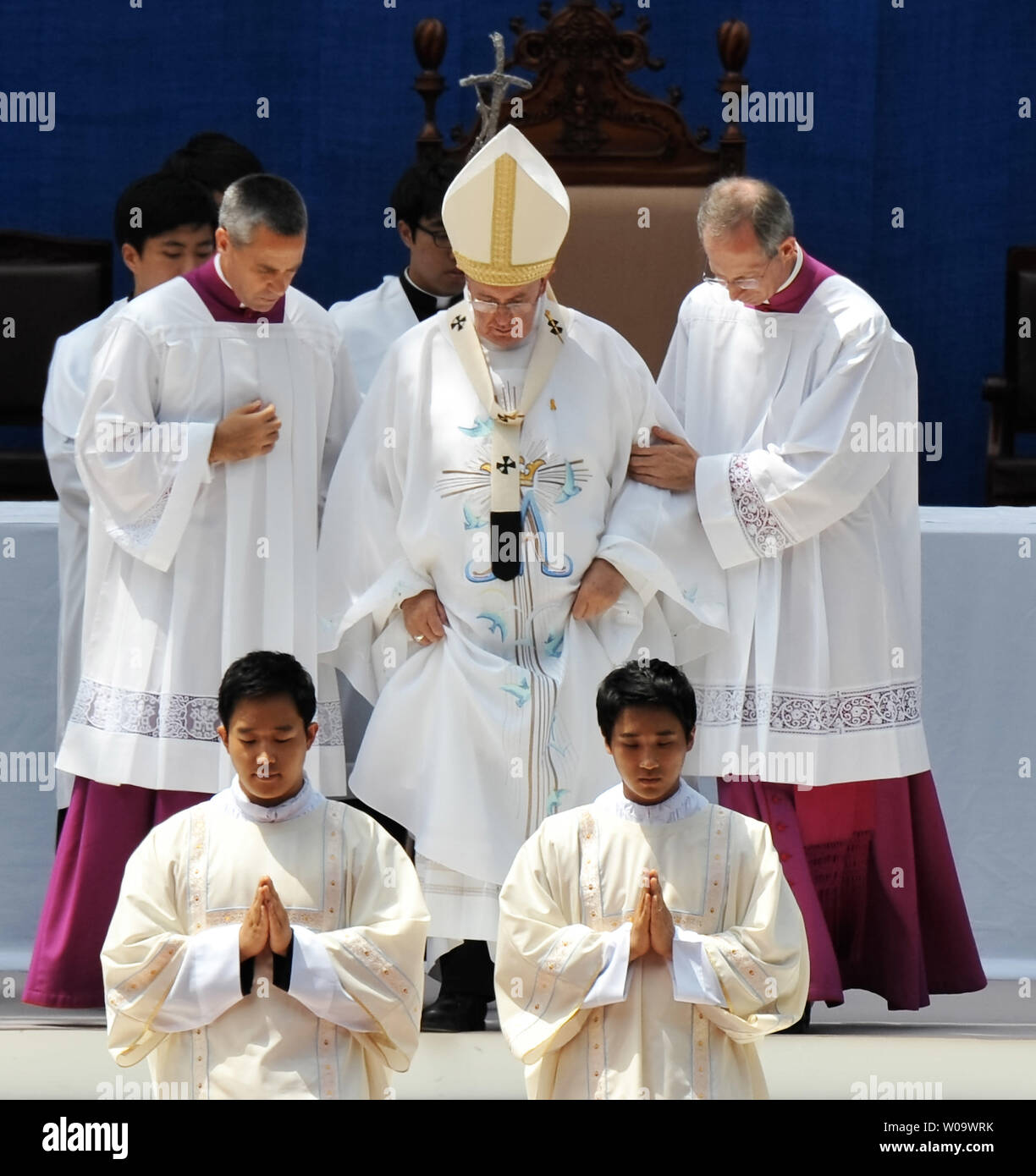 Pope Francis celebrates his first Korean Mass called the "Mass of the ...