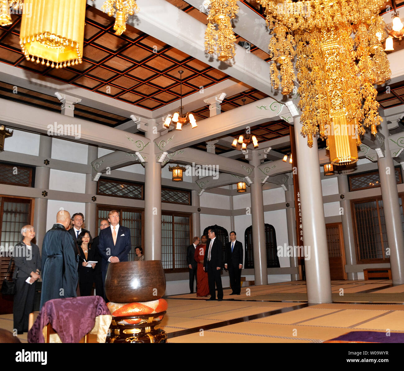 King Willem-Alexander (L) and Queen Maxima of the Netherlands visit ...