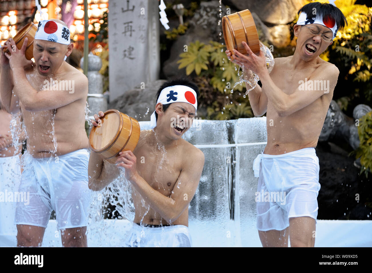 Misogi ceremony hi-res stock photography and images - Alamy