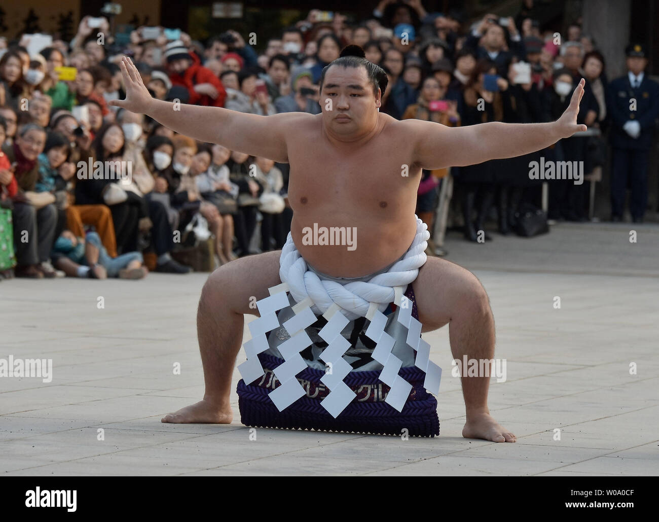 Mongolian grand sumo champion Yokozuna Kakuryu performs Unryu-style ...