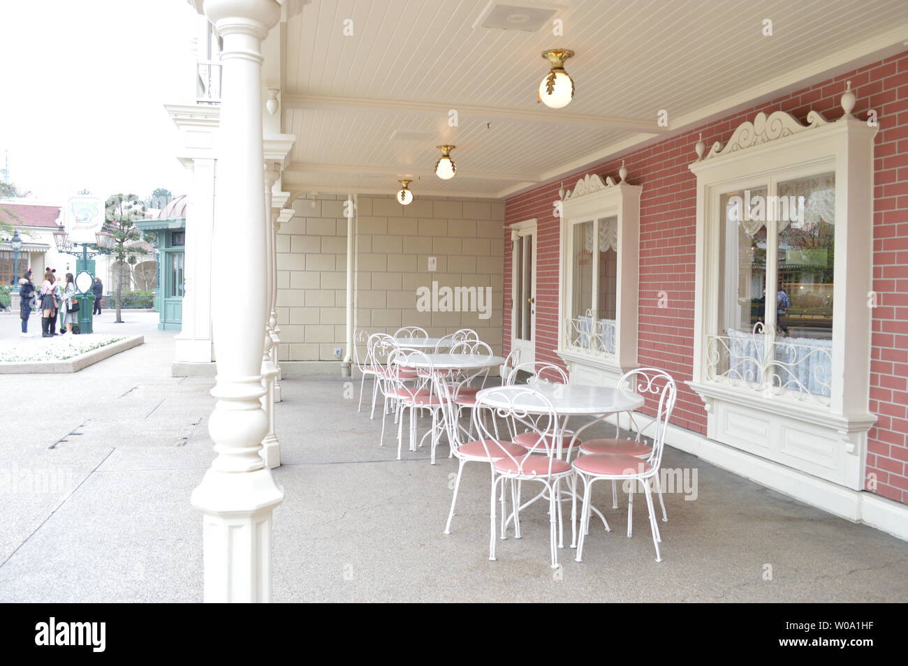 Outside cafe in disneyland paris hi-res stock photography and images ...