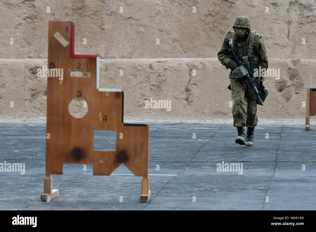 Seld defense hi-res stock photography and images - Alamy