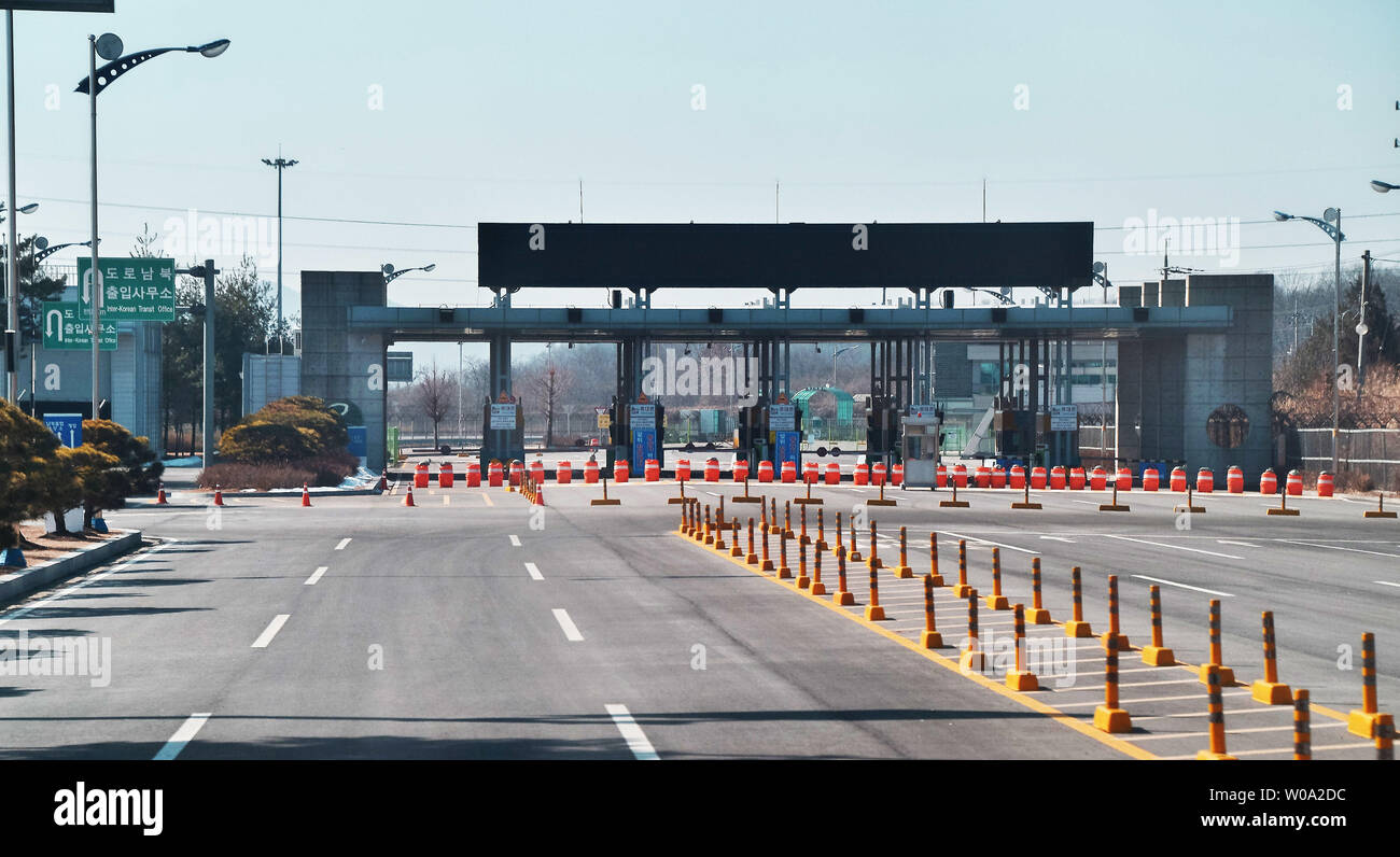 Kaesong industrial region hi-res stock photography and images - Alamy