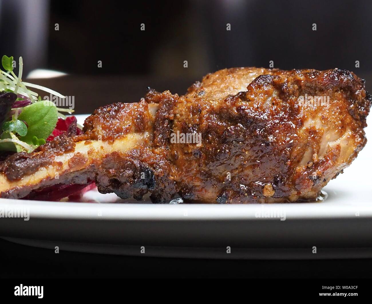 Best end of lamb chops hi-res stock photography and images - Alamy