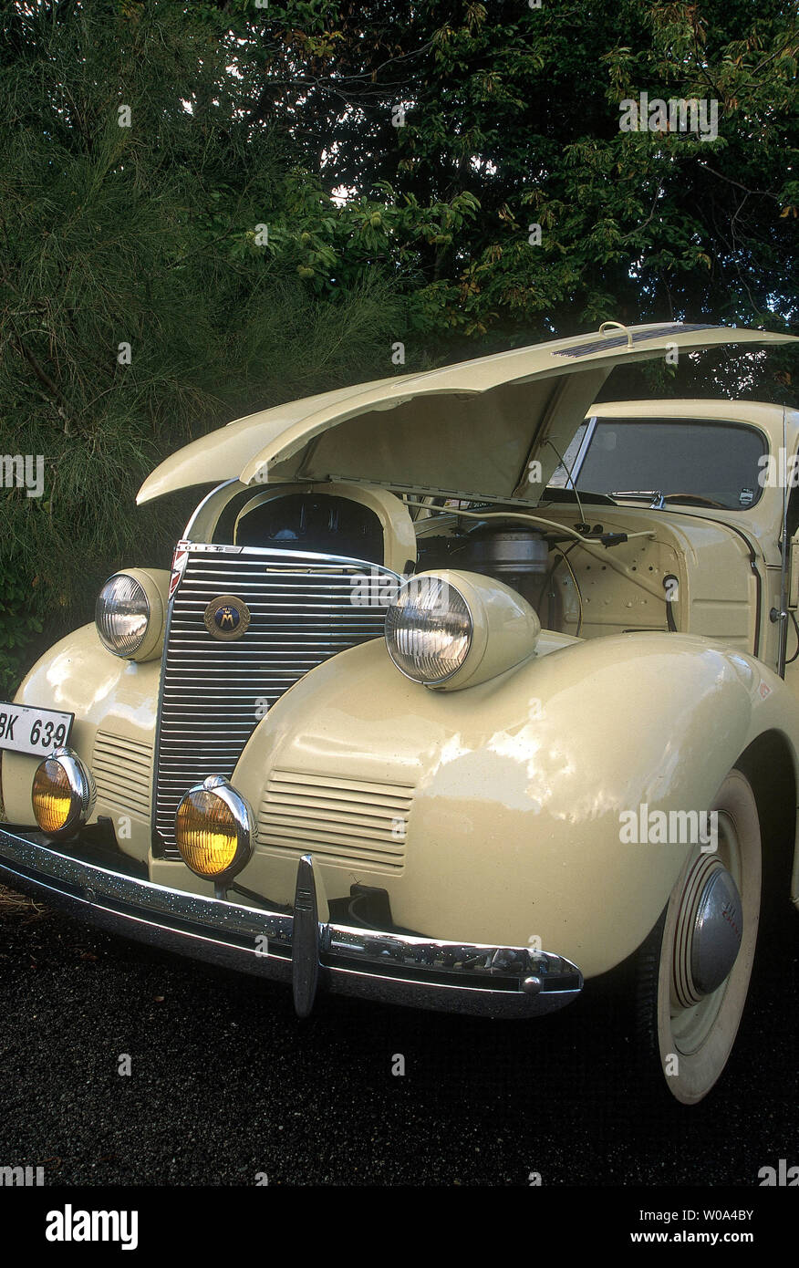 Vintage 40s car hi-res stock photography and images - Alamy