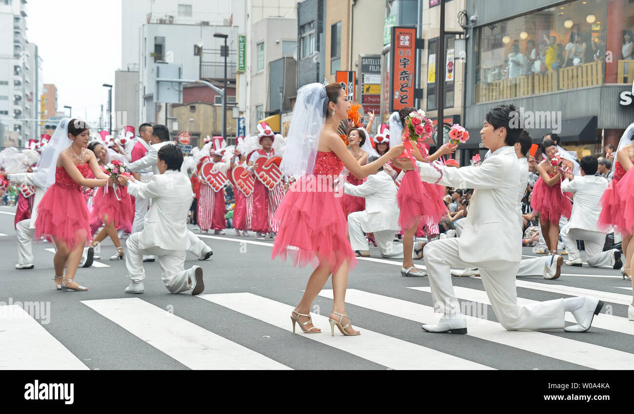 Samba dancer perform during the 36th Asakusa Samba Carnival in Tokyo ...