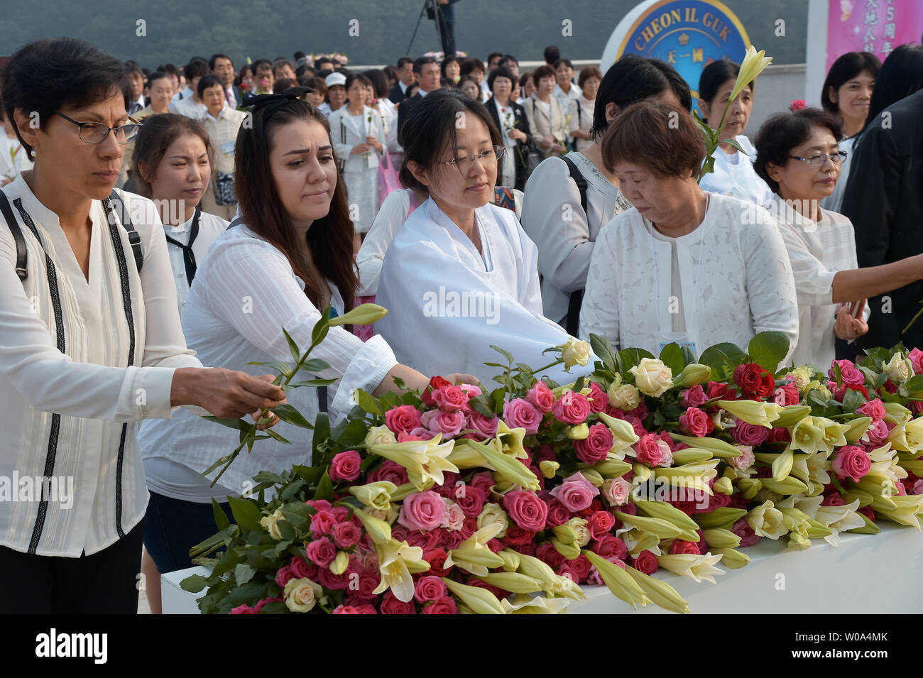 Unification church wedding korea hi-res stock photography and images ...