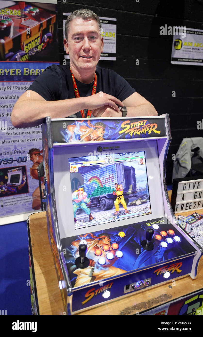 Bespoke machines hi-res stock photography and images - Alamy