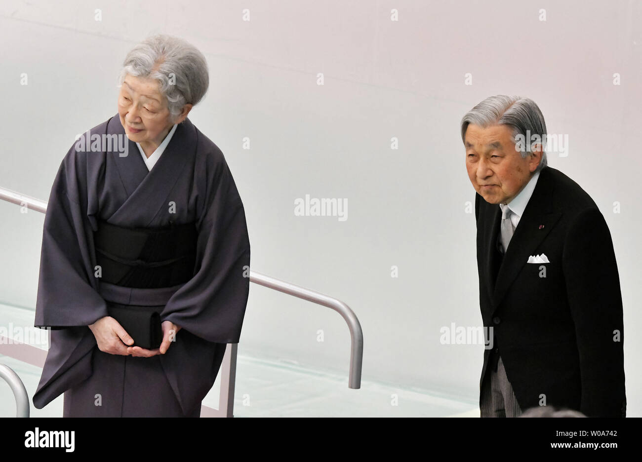 Japan's Emperor Akihito(R) and Empress Michiko attend the memorial ...
