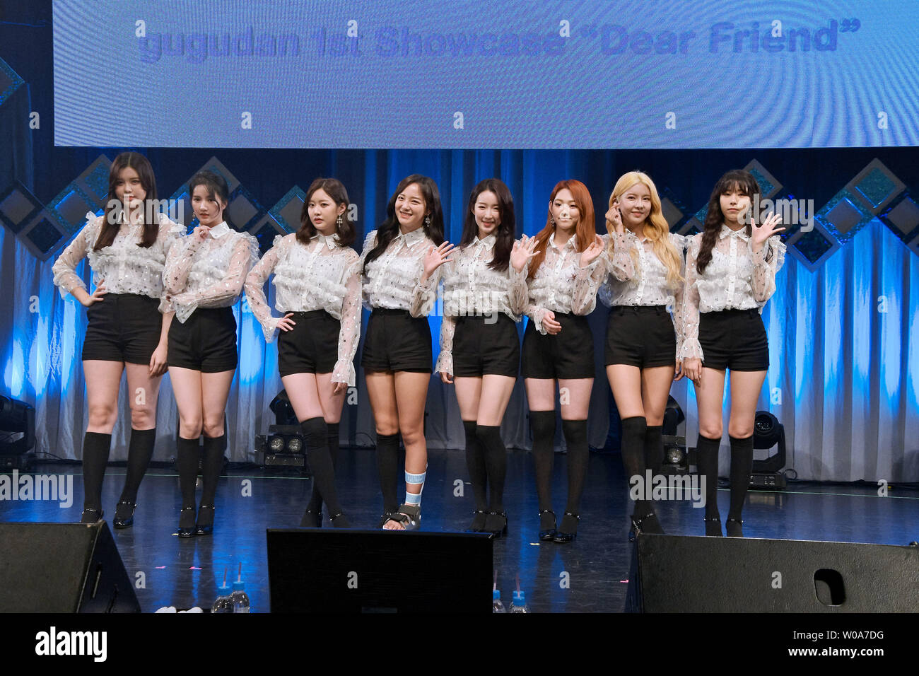 Soyee, Sally, Mimi, Sejeong, Hana, Mina, Nayoung and Haebin perform ...